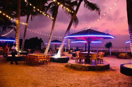 Surf Deck Resort & Restaurant, Panadura, Sri Lanka - Booking.com