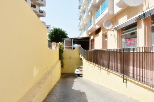 HE Cabo Roig Strip, Cabo Roig (updated prices 2025)