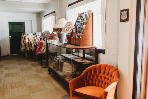 The Oceanfront Hotel, Sointula – Updated 2023 Prices