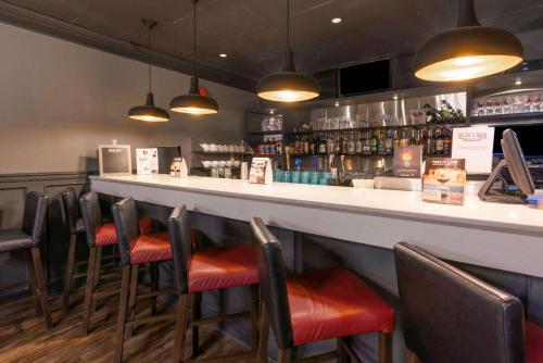 Ramada by Wyndham Coquitlam, Coquitlam – Updated 2023 Prices