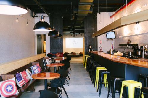 The Local NY, Queens – Precios actualizados 2024