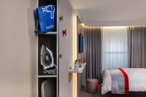 Holiday Inn Express Belfast City, an IHG Hotel, Belfast – Updated 2024 ...