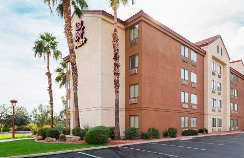 Red Roof Inn PLUS + Phoenix West, Phoenix – Updated 2024 Prices