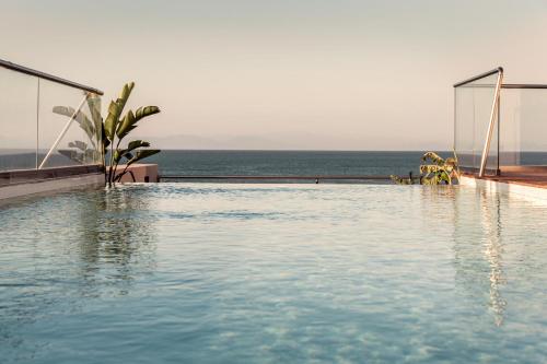 Cooks club City Beach Rhodes, Miasto Rodos