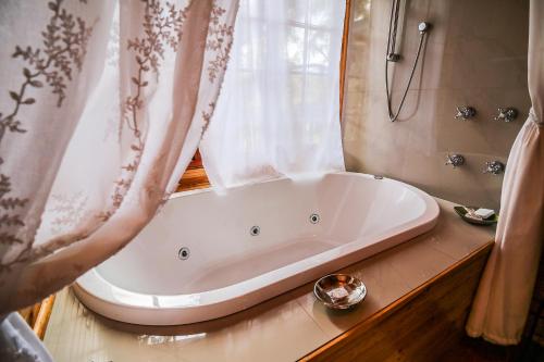 Vindoux Tree House Guest Farm & Spa, Tulbagh – Updated 2022 Prices