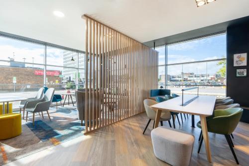 Holiday Inn Stevenage, an IHG Hotel, Stevenage – Updated 2022 Prices