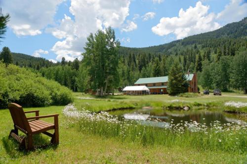 Beyul Retreat, Meredith (updated prices 2024)