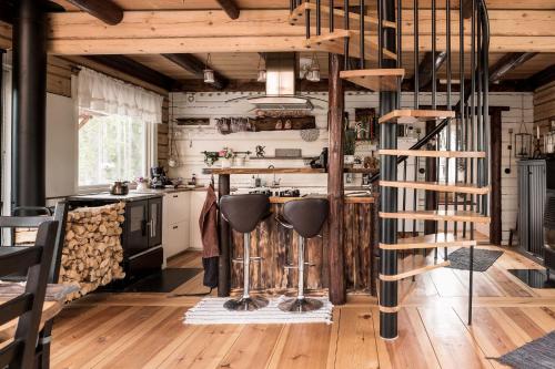 Holiday home ForRest unikt designat hus mitt i skogen, Alfta, Sweden ...