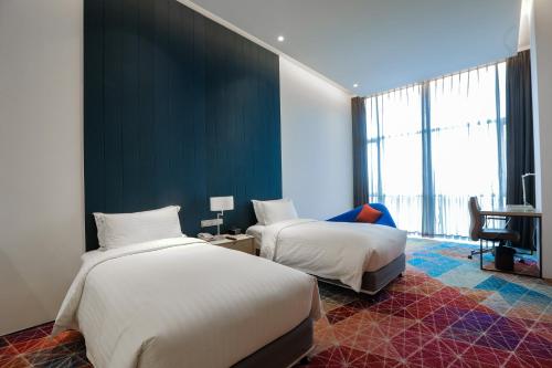 Holiday Inn Express Shanghai Songjiang Fangta by IHG, Songjiang ...