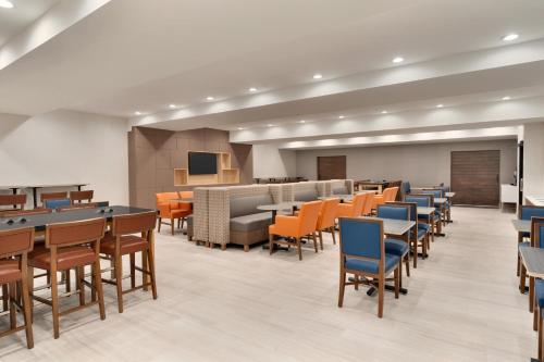 Holiday Inn Express - Jamaica - JFK AirTrain - NYC, an IHG Hotel ...