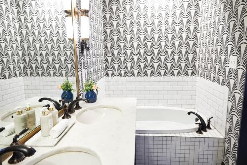 The Oliver Hotel Knoxville, An Original by Oliver Hotels, Knoxville ...