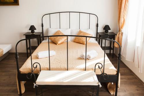 Prior Suites Split, Split (updated prices 2025)