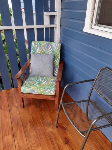 Cosy Hut, Saint Georgeʼs – Updated 2022 Prices