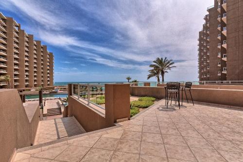 Las Palomas 2BR GROUND FLOOR Huge Patio/Closest to Lazy River/Steps to ...