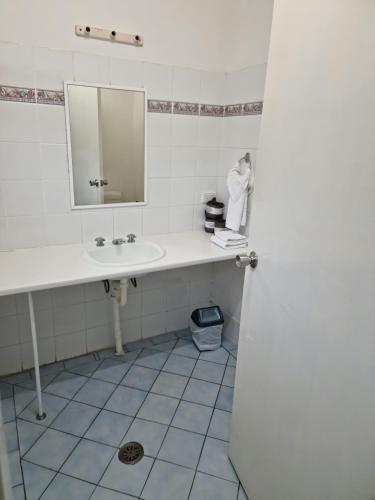 Ocean Parade Motel, Coffs Harbour (updated prices 2025)