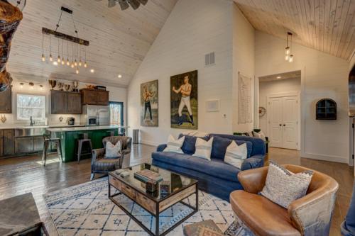 Farmhouse on Pine Terrace, Blue Ridge – Updated 2024 Prices