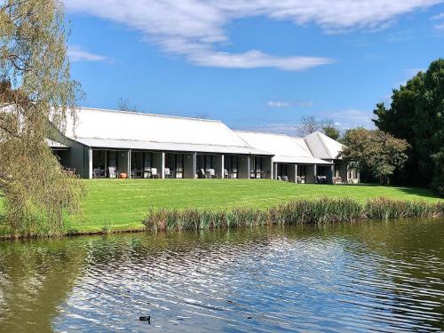 Briars Country Lodge, Bowral (updated prices 2025)