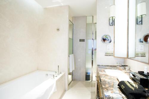 Jiangsu Haizhou Bayview Conference Center, Lianyungang (updated prices ...