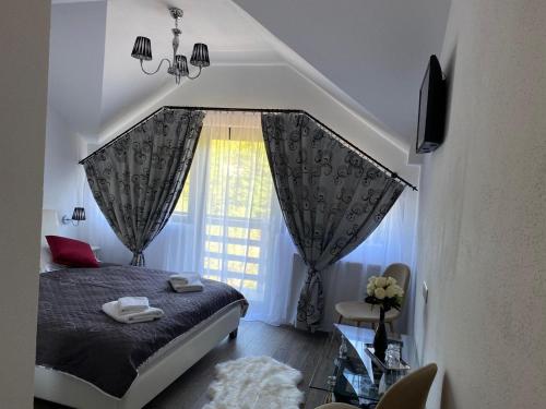 Perla Muntilor Ponoarele, Padurea de liliac, Ponoarele (updated prices ...