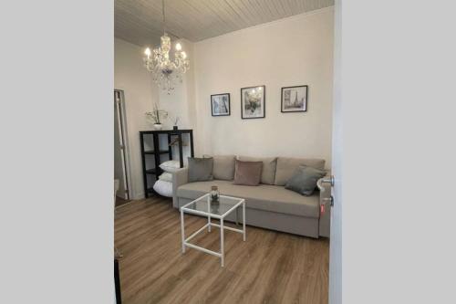 cute studio rom, Mons (updated prices 2024)