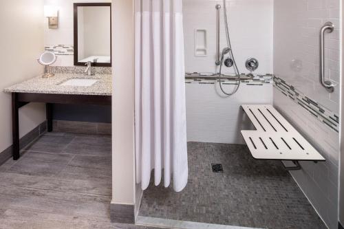 Kent State University Hotel and Conference Center, Kent (updated prices ...