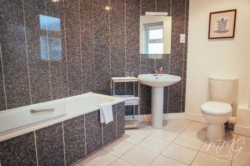 Aaranmore Lodge Guest House, Portrush (updated prices 2024)