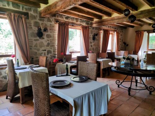 Posada Restaurante Fuenteplateada, Collado Hermoso – Precios ...