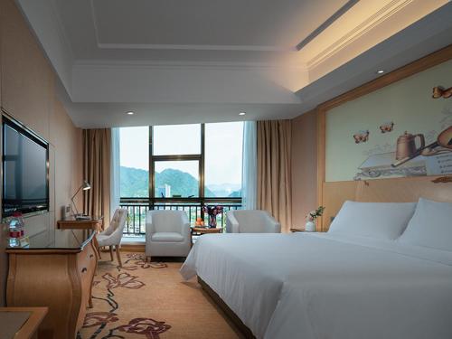 Vienna Hotel(Jiujiang Xiushui Bus Station), Xiushui (updated prices 2025)