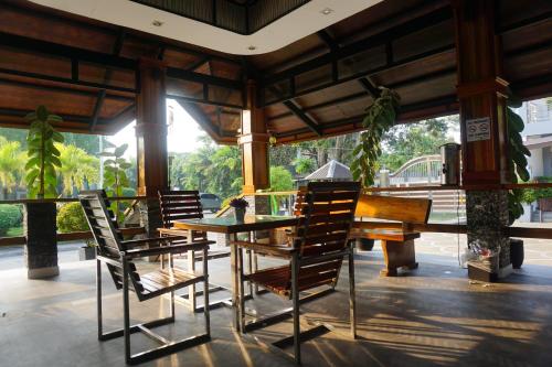 Floating Sanctuary Resort by Cocotel, Bulacan (updated prices 2024)