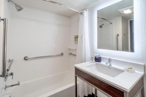 Holiday Inn & Suites Wausau-Rothschild by IHG, Rothschild (updated ...