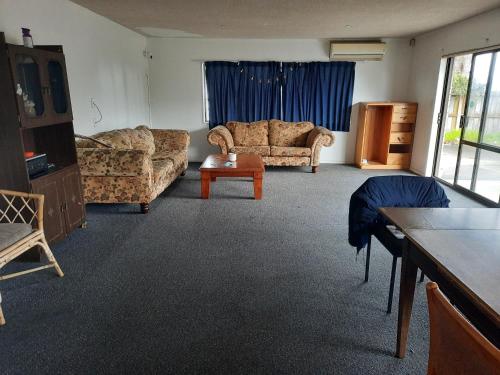 Guesthouse Papamoa Backpack House, New Zealand - Booking.com