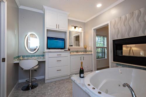 Swan Lake Resort, Galloway (updated prices 2024)