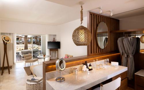 ME Cabo, Cabo San Lucas – Updated 2022 Prices