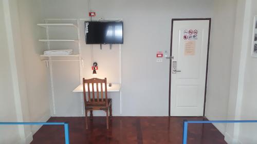 Bangkok Check Inn @Chareon Krung, Bangkok – Updated 2023 Prices