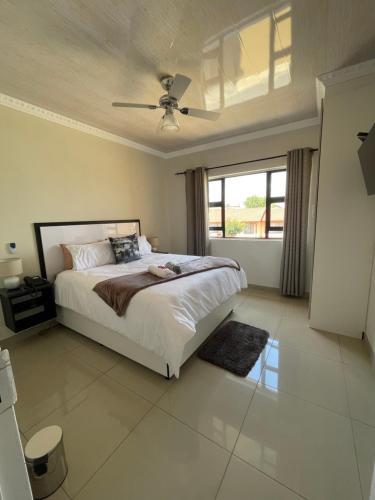 Mohlakeng Guest House, Randfontein (updated prices 2024)