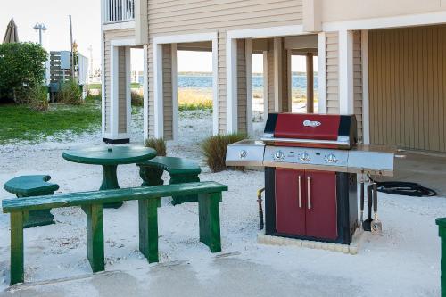 Soundside Holiday Beach Resort, Pensacola Beach (updated prices 2025)