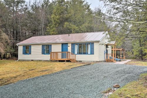 Modern Loch Sheldrake House with Updated Yard!, Loch Sheldrake (updated ...