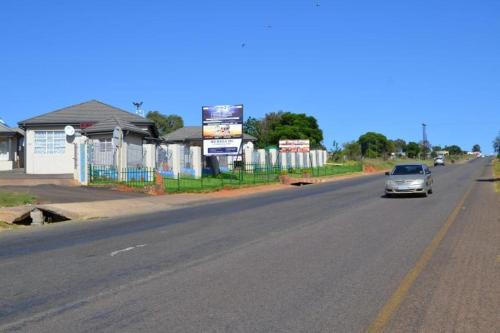 NALEDI LODGE & GUEST HOUSES, Jane Furse (updated prices 2024)