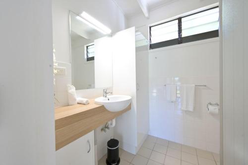 Amaroo On Mandalay, Magnetic Island, Nelly Bay (updated prices 2024)