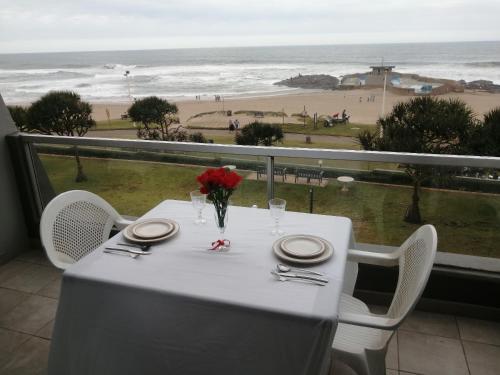 Inyoni Rocks Cabanas No 40, Amanzimtoti – Updated 2024 Prices