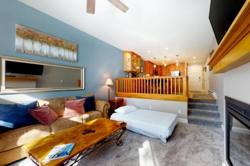 Nottingham Nook, Avon (updated prices 2025)