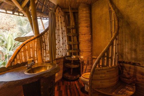 Sharma Springs 5 bds Luxurious Bamboo Mansion Pool, Bringkit (updated ...