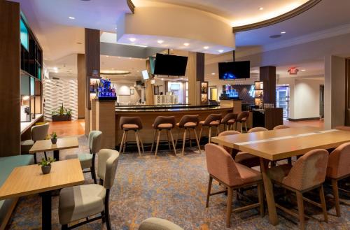 Holiday Inn Hotel & Suites Maple Grove Northwest Minneapolis-Arbor ...