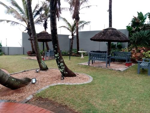 Inyoni Rocks Cabanas No 40, Amanzimtoti (updated prices 2025)