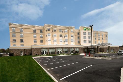 Holiday Inn & Suites Detroit - Troy, an IHG Hotel, Troy – Updated 2024 ...