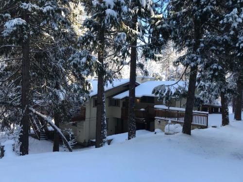 Sierra Springs, Oakhurst (updated prices 2025)