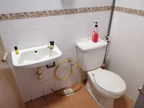 HOMESTAY PERPADUAN, TAMAN BERCHAM RAYA ULU KINTA IPOH PERAK, Kampong ...