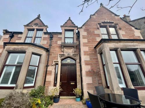 Crown House, Inverness (updated prices 2024)