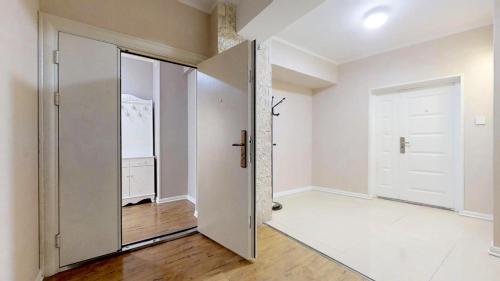 125m2 new apartment, 5 rooms with airport pickup, Ulaanbaatar – Updated ...