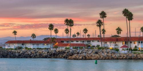 Oceanside Marina Suites - A Waterfront Hotel, Oceanside (updated prices ...